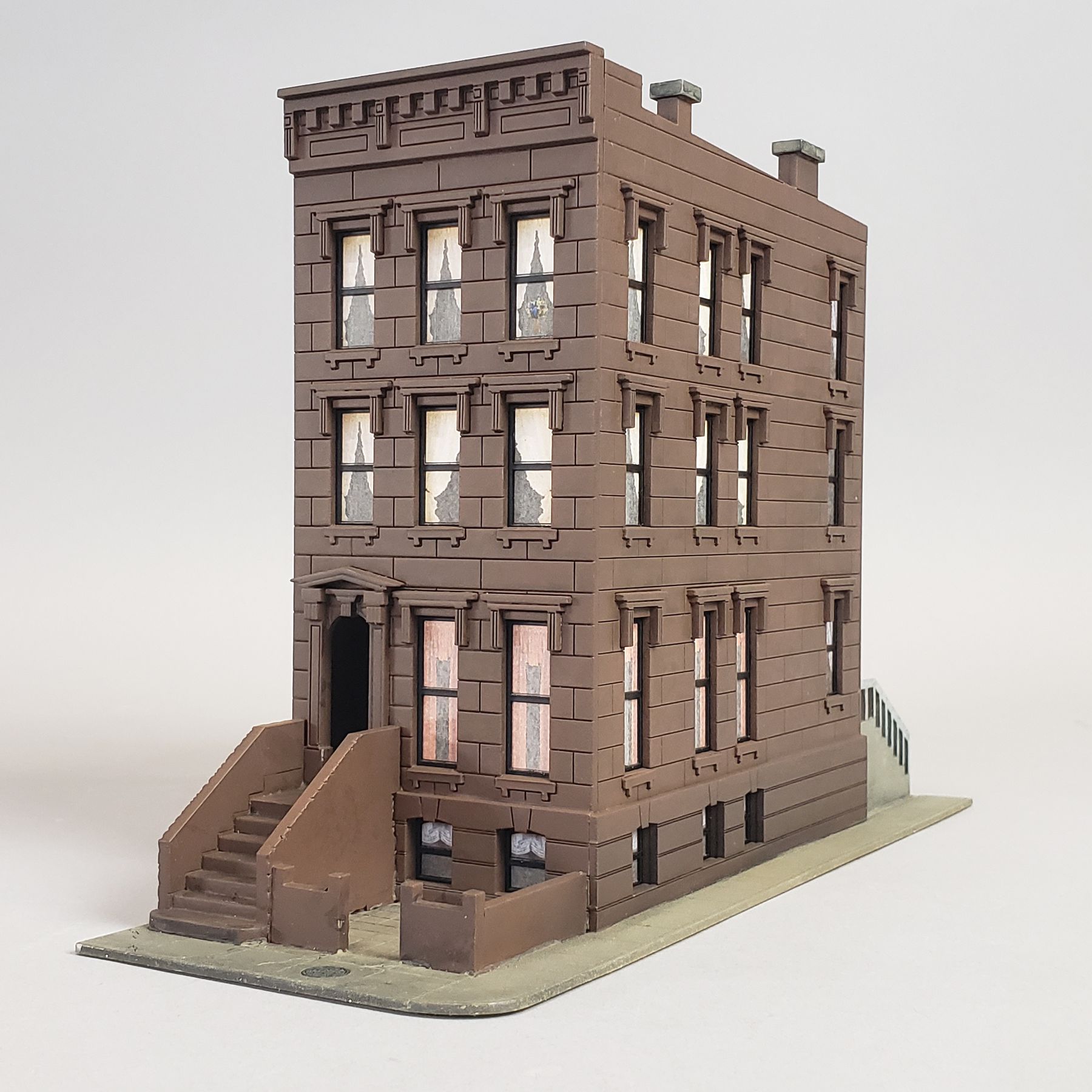 HO State Street House | Custom Model Railroads 410-889-0010