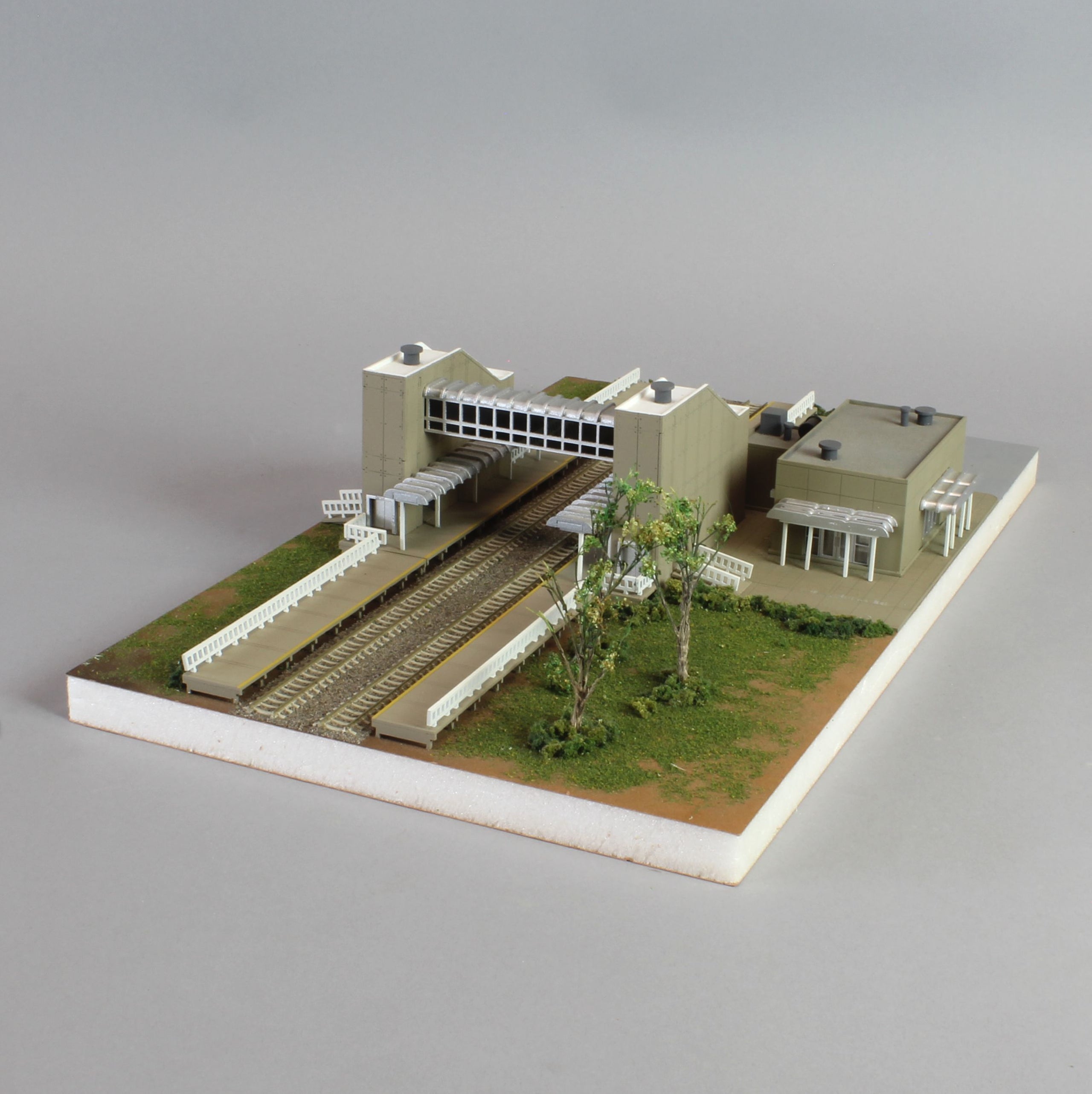 HO Commuter Station | Custom Model Railroads 410-889-0010